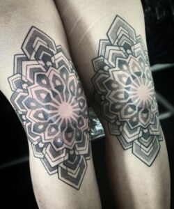 70+ Best Knee Tattoos for Females and Meanings - Nomi Chi