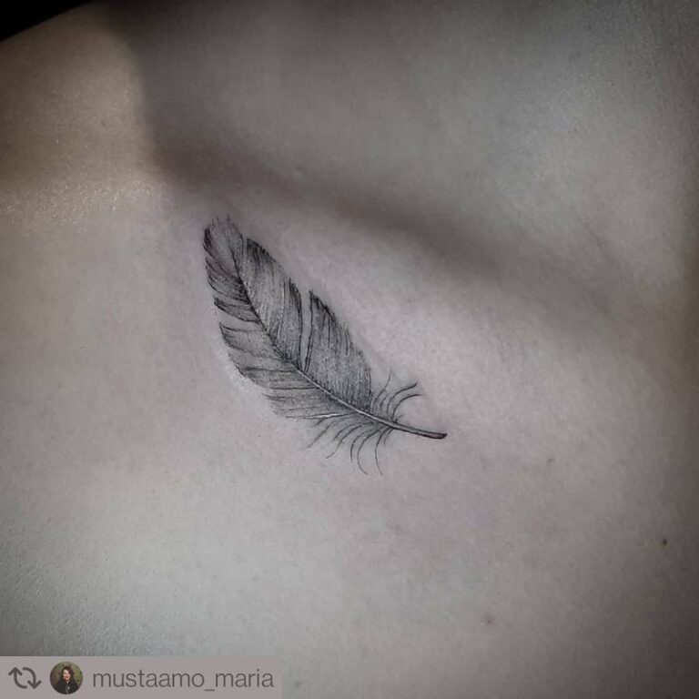 80+ Meaningful Shoulder Tattoos for Women - Nomi Chi